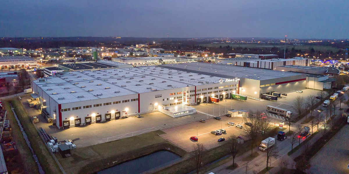 About us / Hälssen & Lyon : the world of tea under one roof